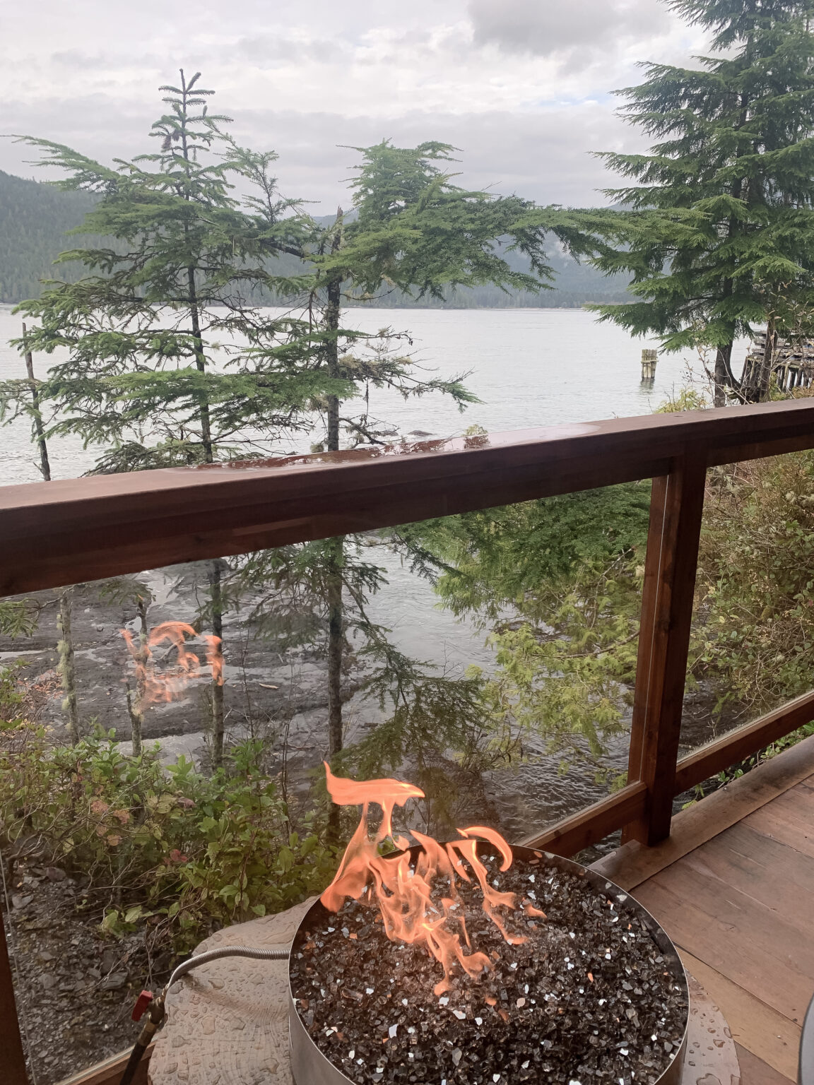 Viewpoint Studios with Private Hot Tub - Wild Renfrew