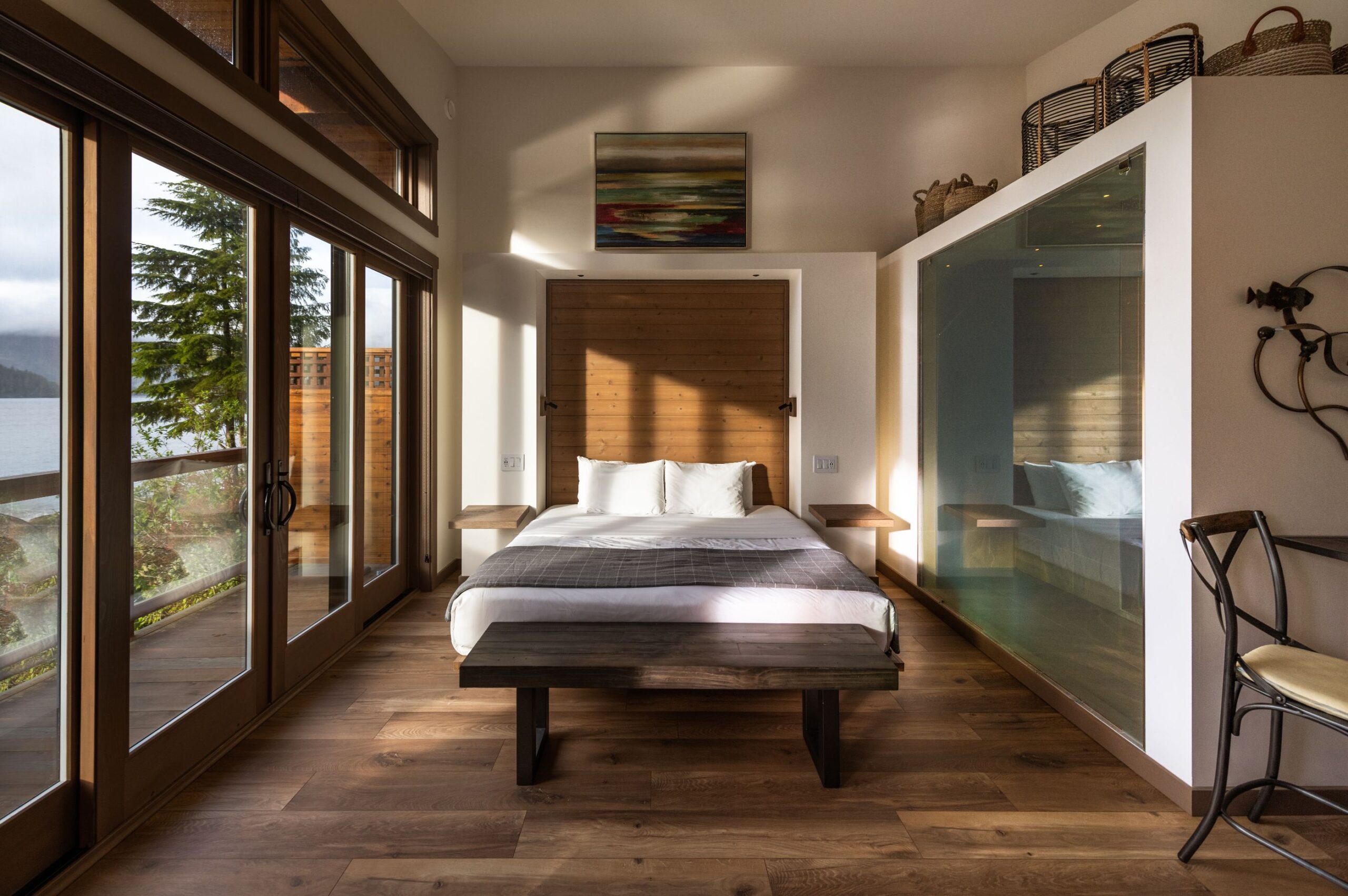 Viewpoint Studios with Private Hot Tub - Wild Renfrew